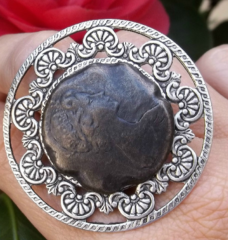 Bold and fabulous: Twisted Silver’s new Queen ring – Bay Area Fashionista