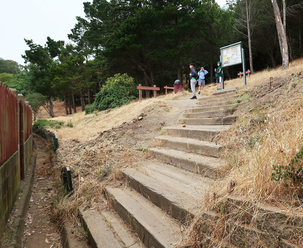 Sign Hill Park Trail – Bay Area Fashionista